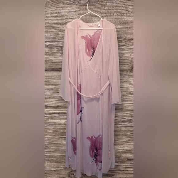 Valerie Stevens | Intimates & Sleepwear | Valerie Stevens Pink Floral ...